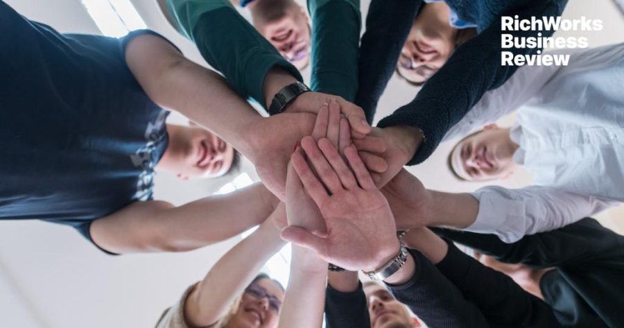 8 Cara Untuk Adakan Aktiviti Team Building Bersama Staf - RichWorks